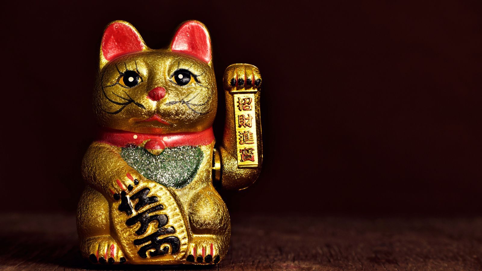 Is the Lucky Cat Chinese or Japanese? The True Origins and Meaning of ...